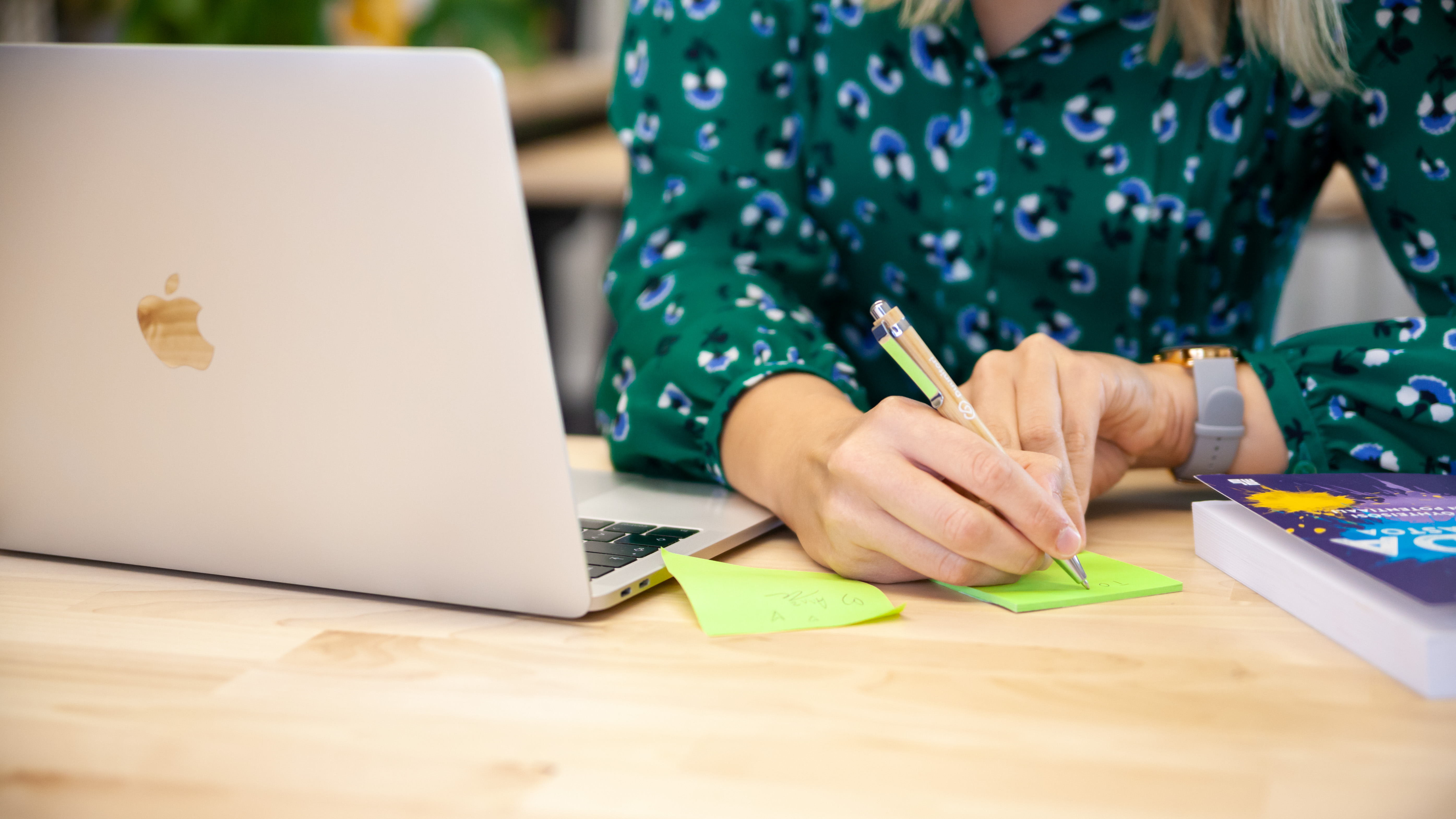 CV-pohjat: Näin teet tyylikkään ansioluettelon helposti – Duunitori