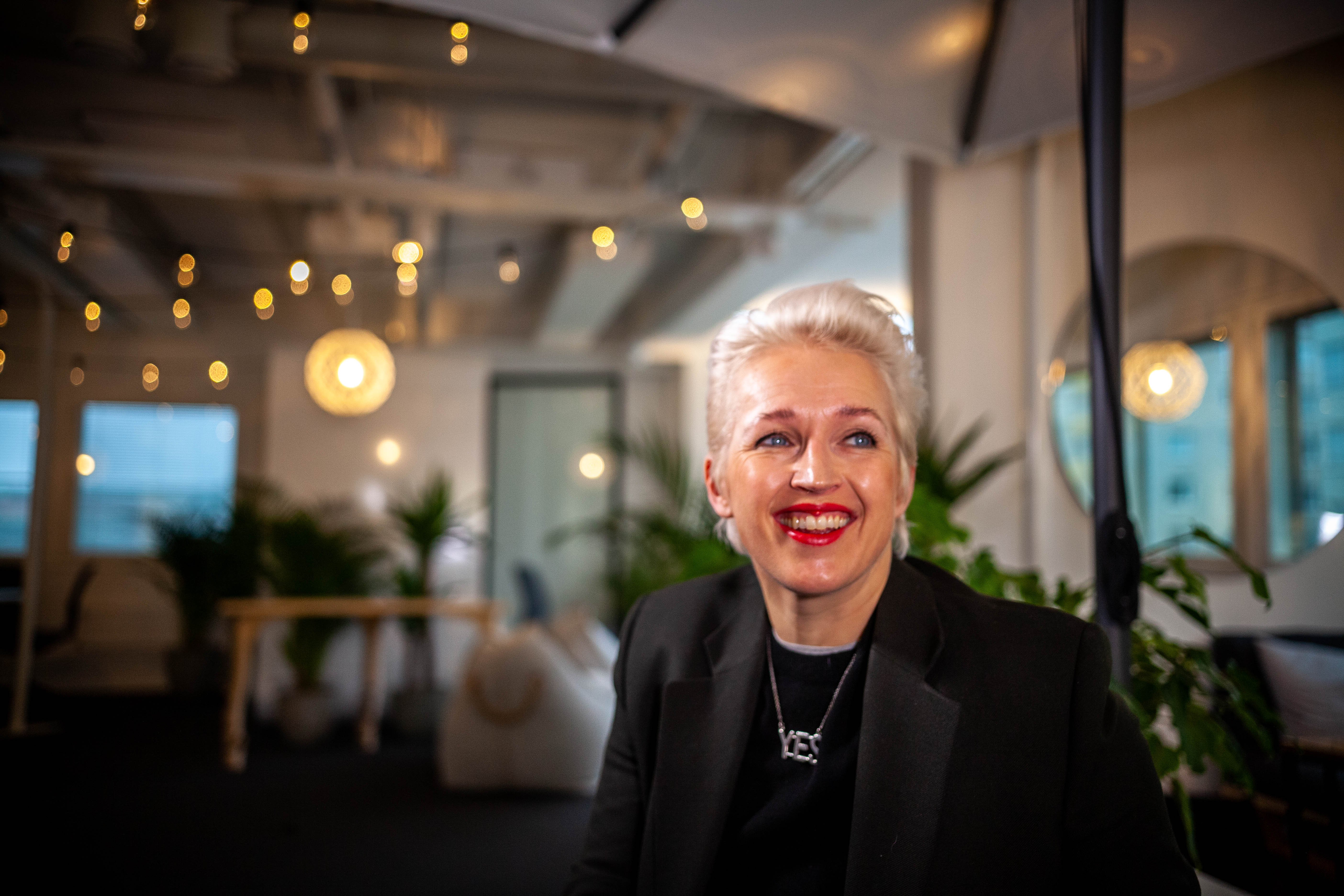 Anna Perho: "Kiireisen elämän valitsevat ovat laiskureita" - Duunitori