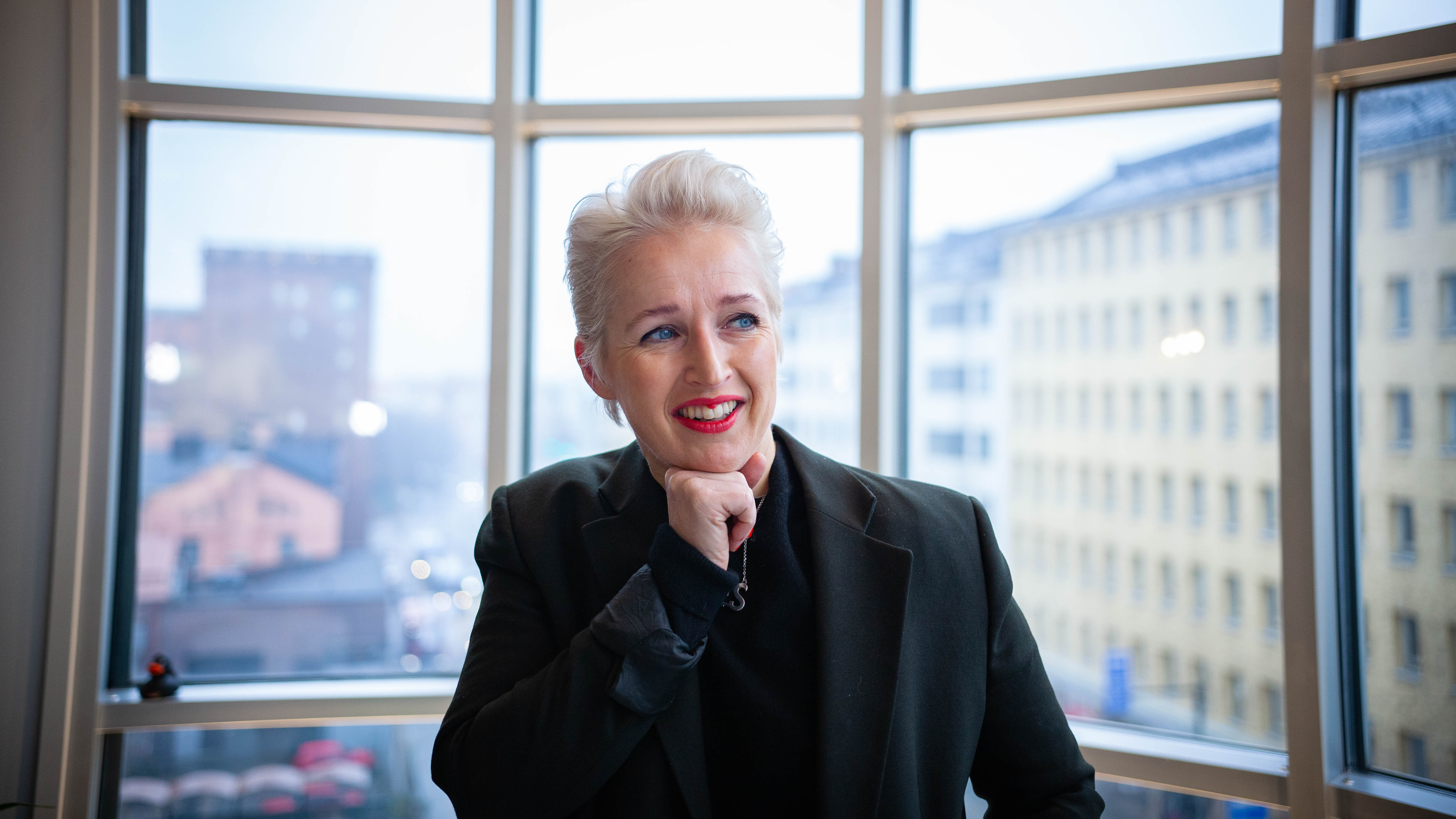 Anna Perho: tunteet eivät saa hallita työpaikalla – painavat perusteet