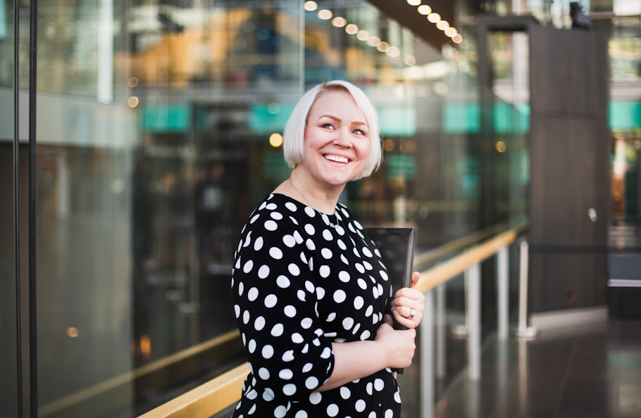 Säästäminen muutti Minnan elämän – lue sijoitustarina - Duunitori