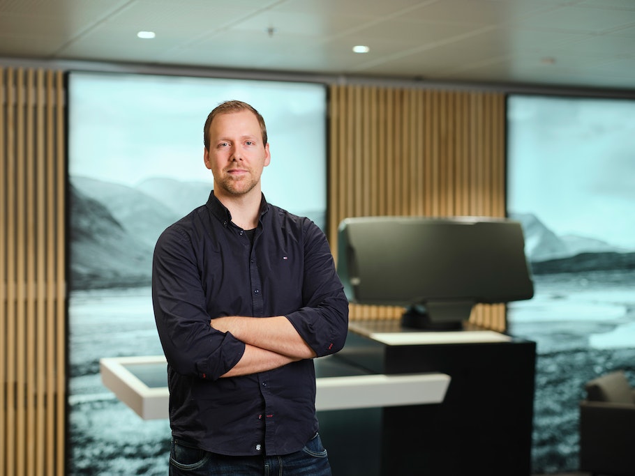 Hur är det att jobba på Saab som Senior Developer? Niklas avslöjar de ...